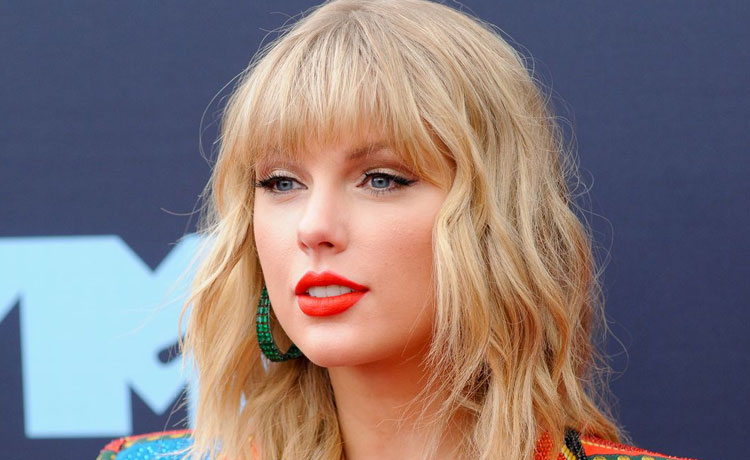 Taylor Swift Clarifies 'Woodvale' Rumour